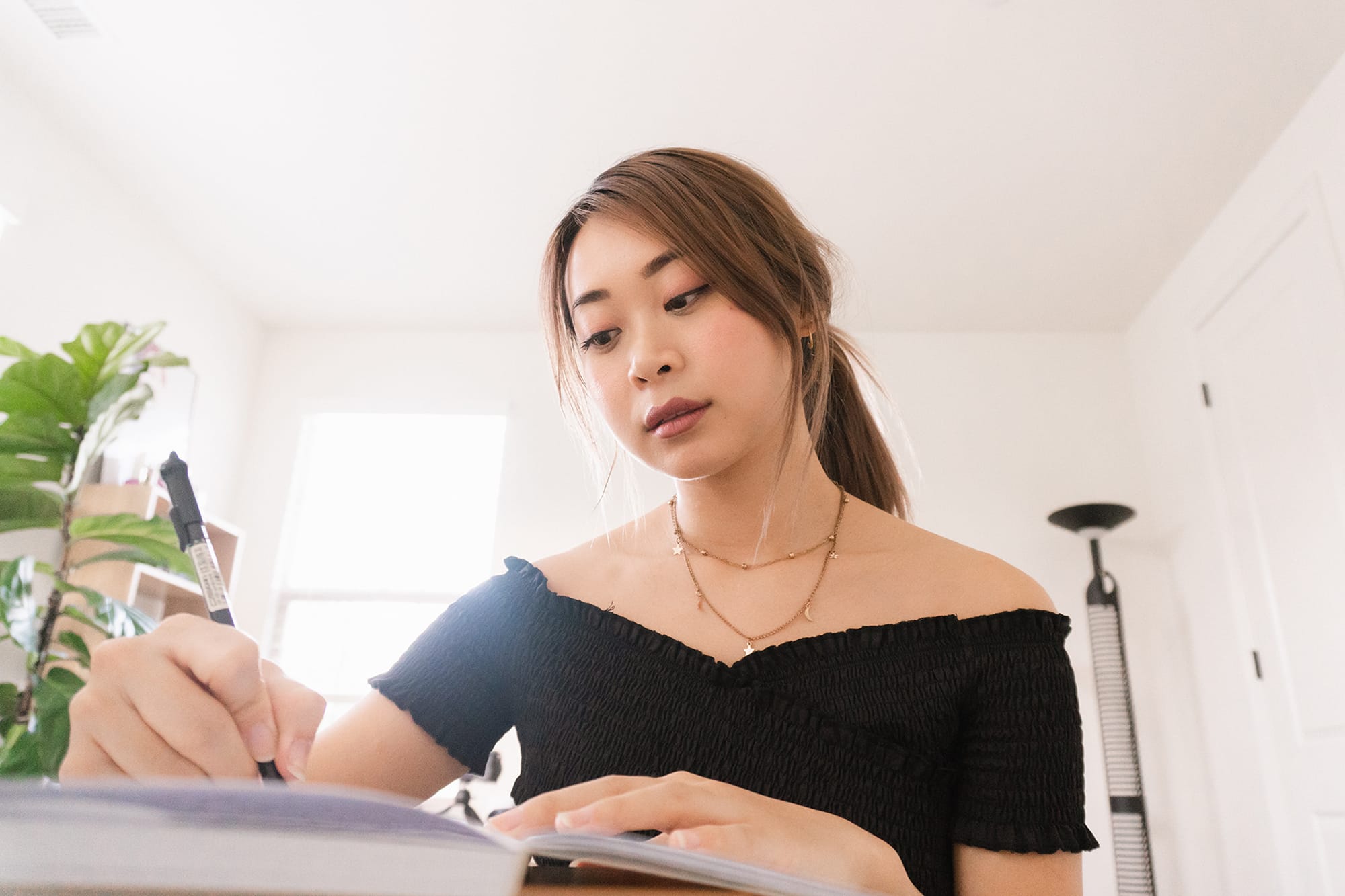 Self Discovery Journaling Prompts to Find Yourself - Lavendaire